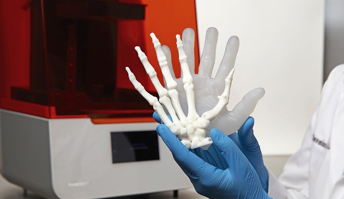 test-impression-main-medical-cylaos - Cylaos Dentaire